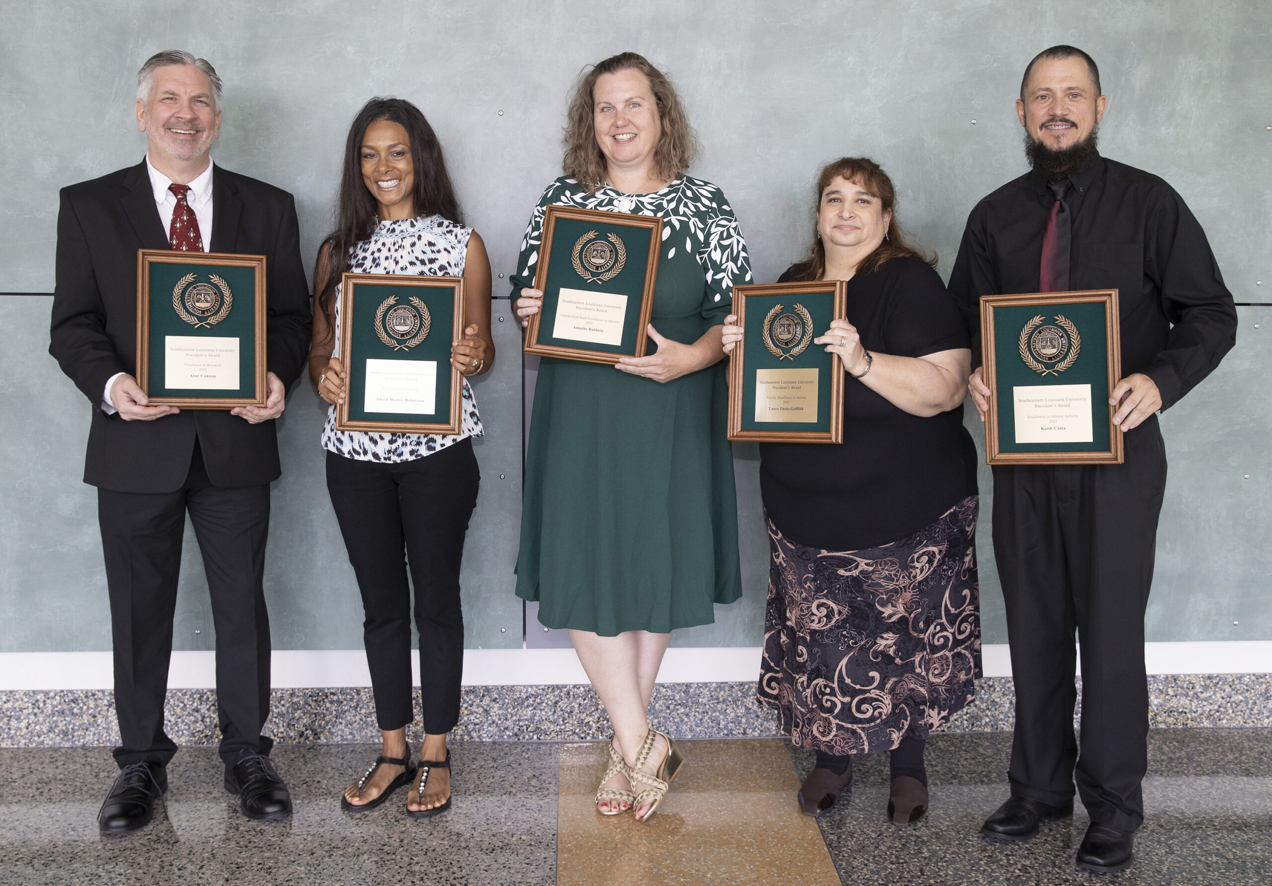Southeastern faculty, staff receive top awards at convocation - Southeastern Louisiana University